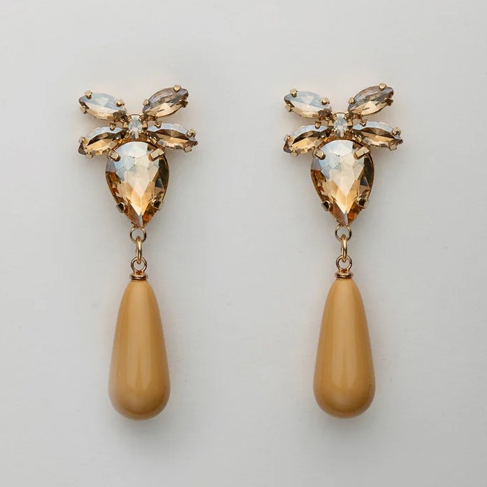 BOW19 Details - Stone Drop Earrings Beige - NYHETER! - Cameodesign.se